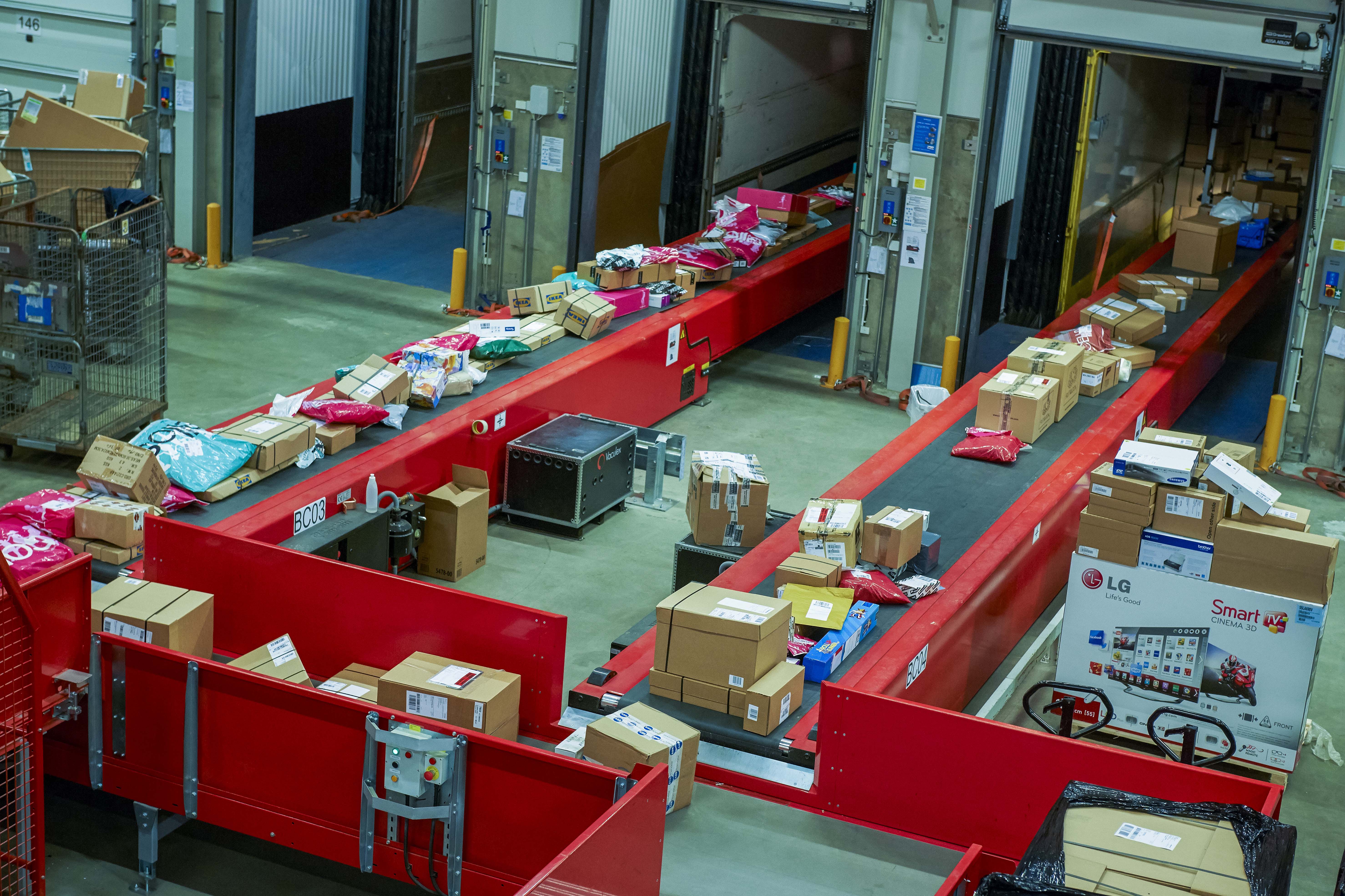 Odd-Shaped Items: Best Practices for Packaging and Delivery