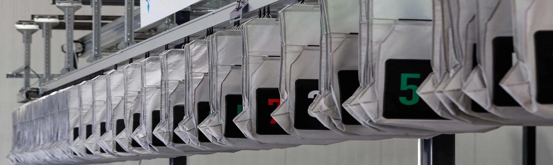 Sorting Small Parcels: Why a Pouch System is an Ideal Choice