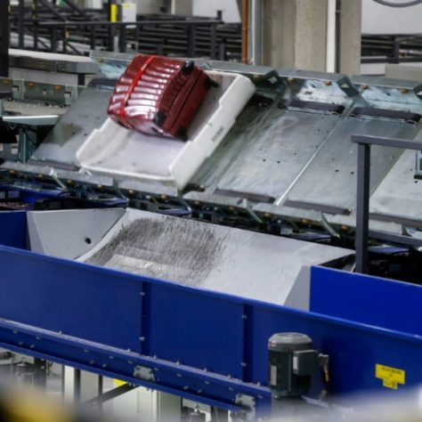 BG Line Sorter for Parcel and Material Handling | Beumer Group