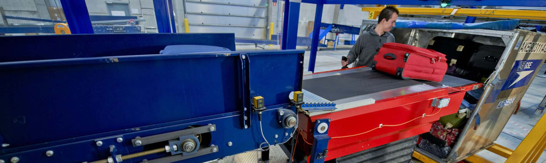 Baggage Manipulator for Airports - Baggage Handling - Beumer
