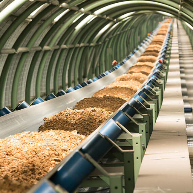 Overland Belt Conveyors | BEUMER Group