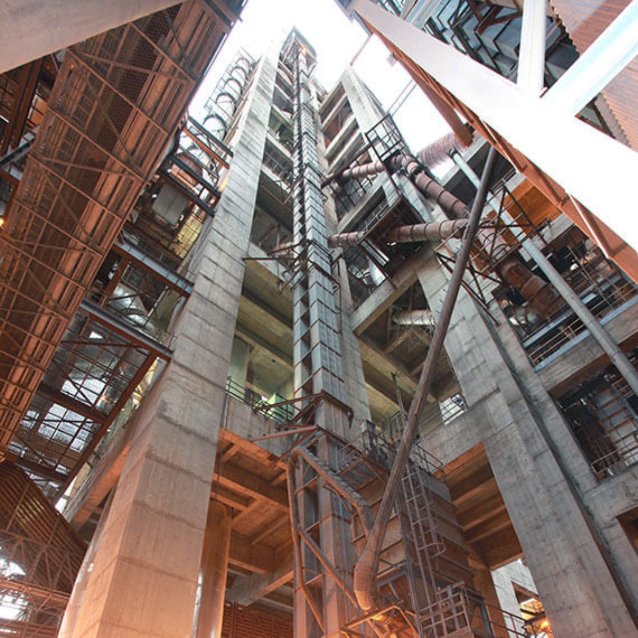 Bucket Elevators for Bulk Materials | BEUMER Group