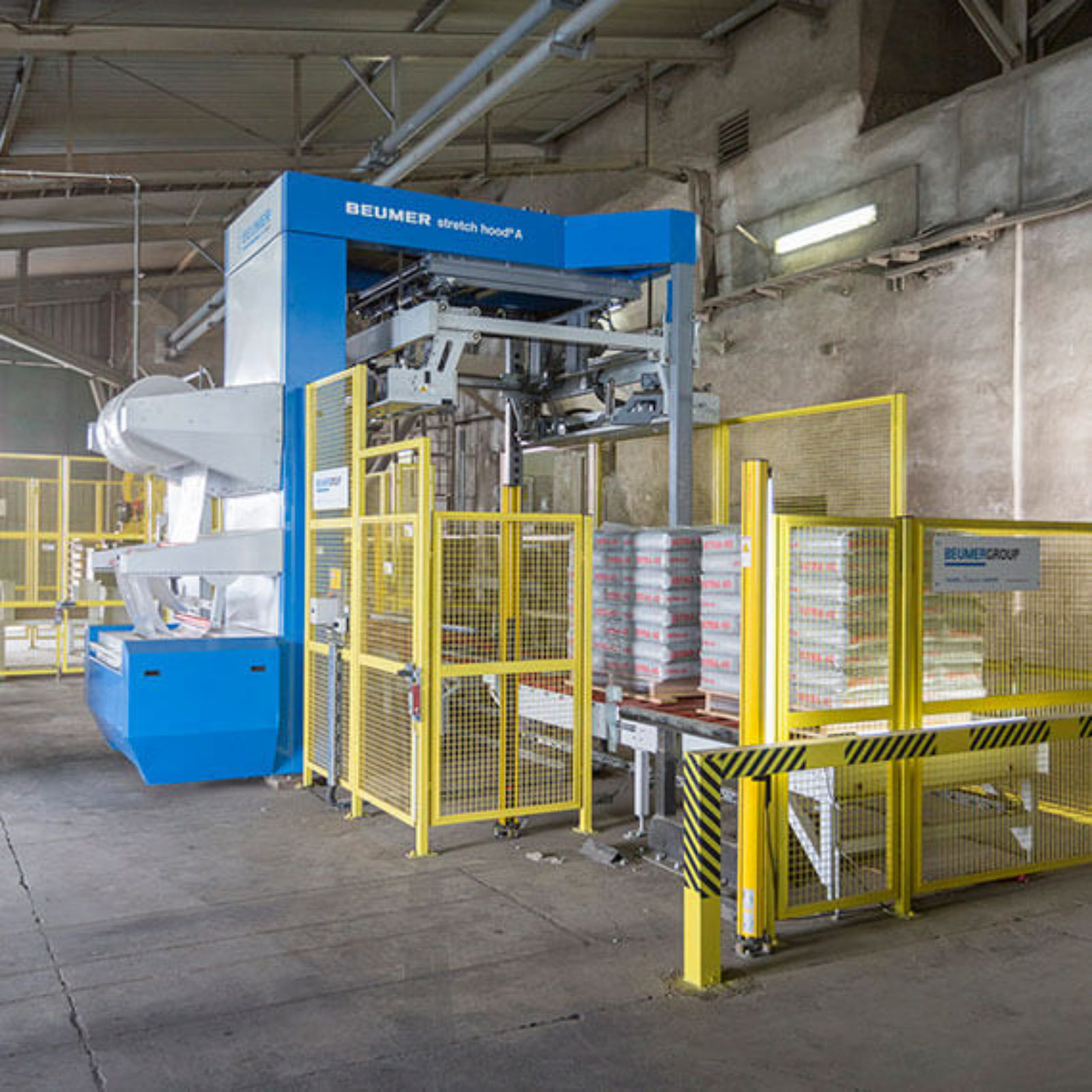 Complete packaging line for Calucem - BEUMER Group