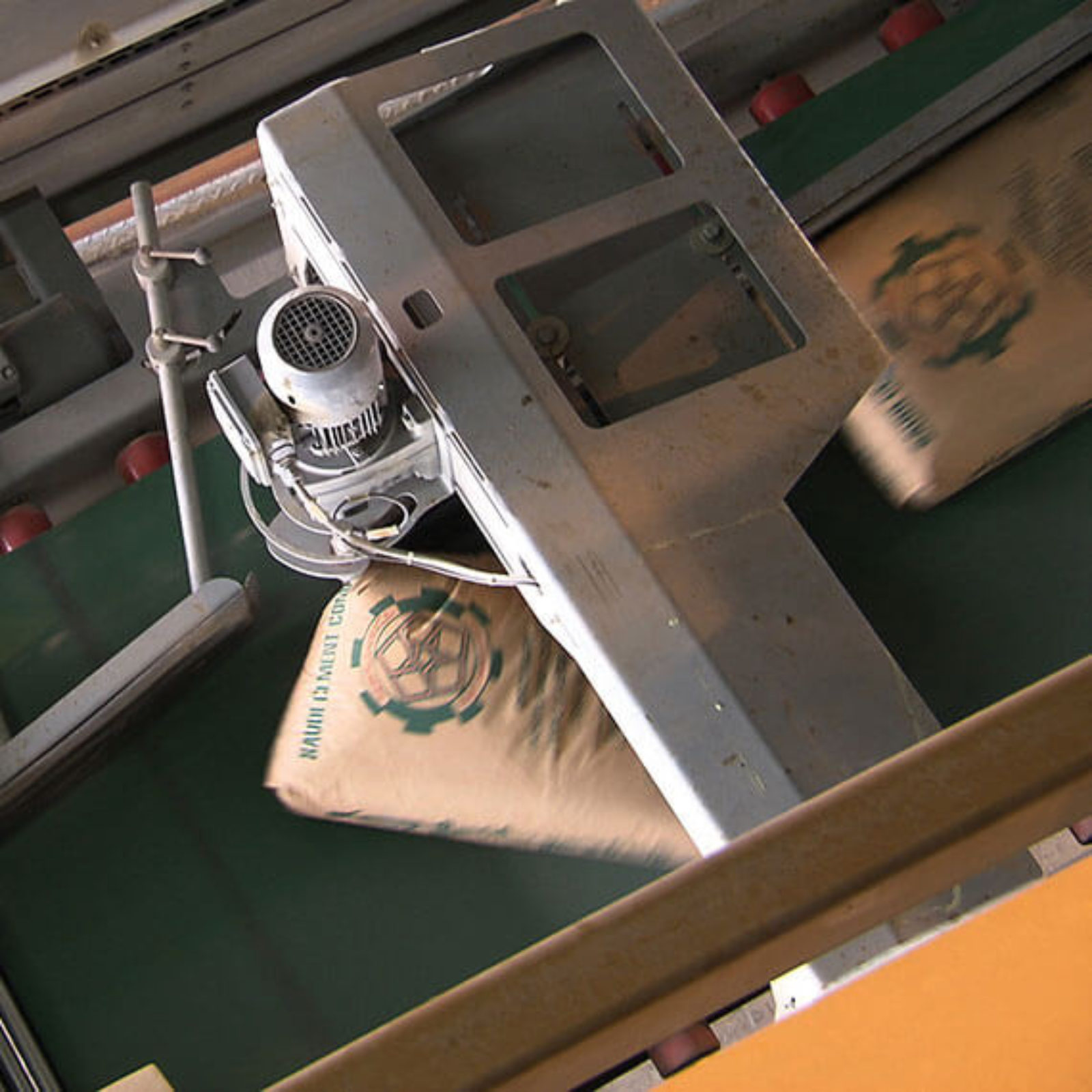 Palletisers – BEUMER paletpac® | BEUMER Group