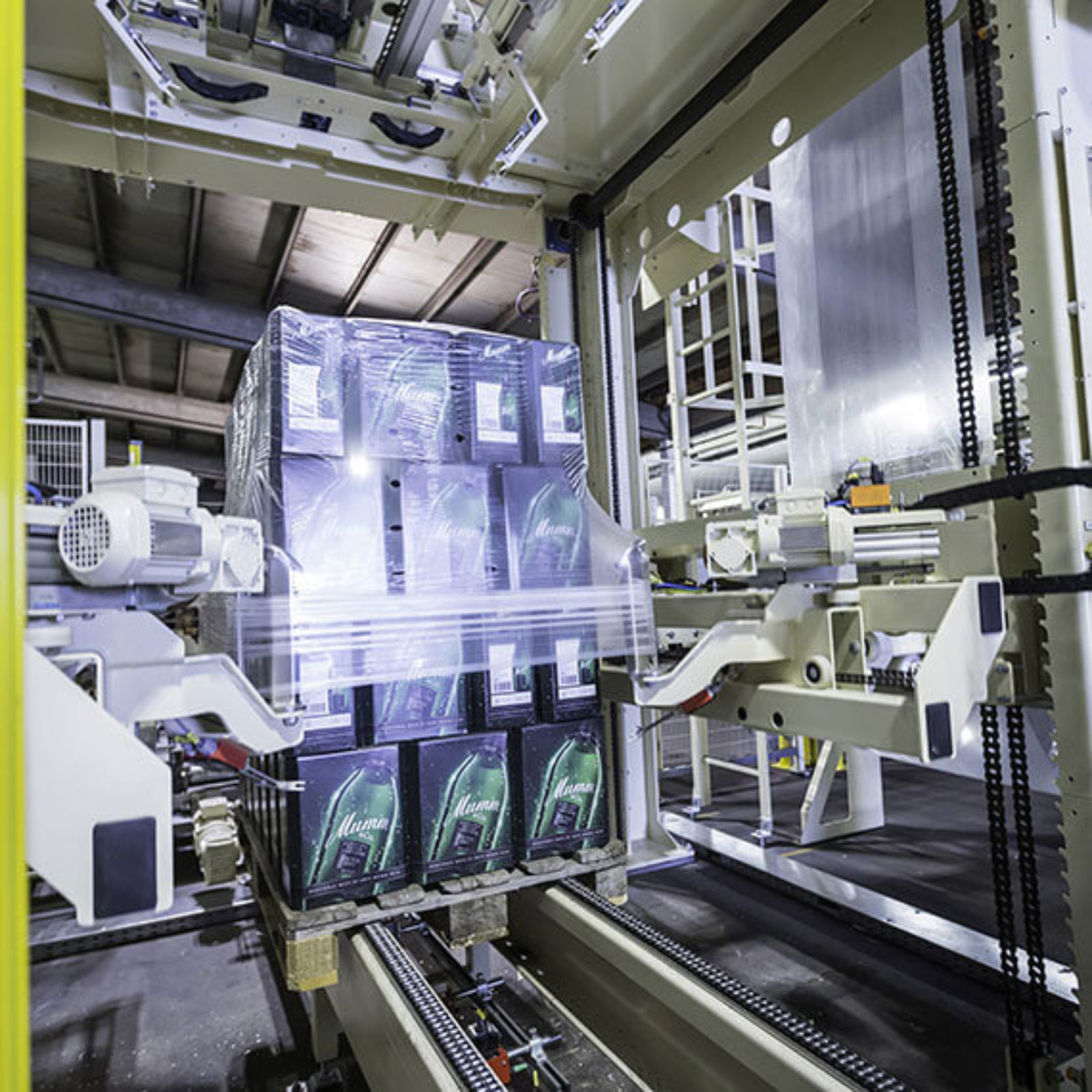 Packaging systems at Rotkäppchen-Mumm - BEUMER Group