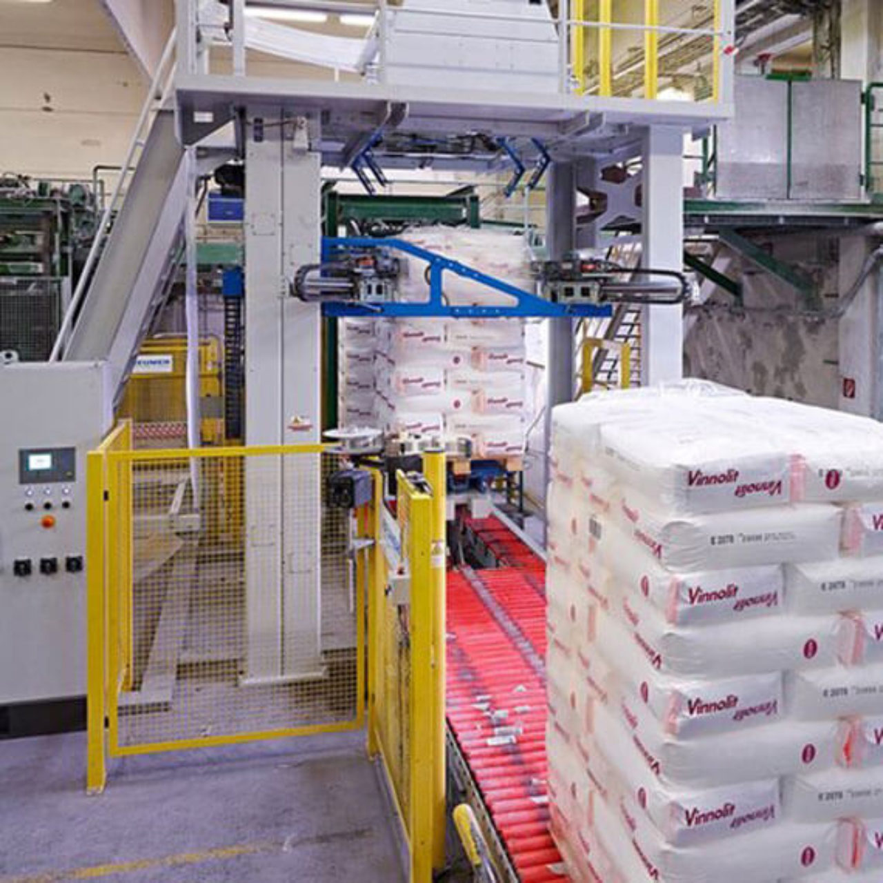 Packaging technology for Vinnolit - BEUMER Group