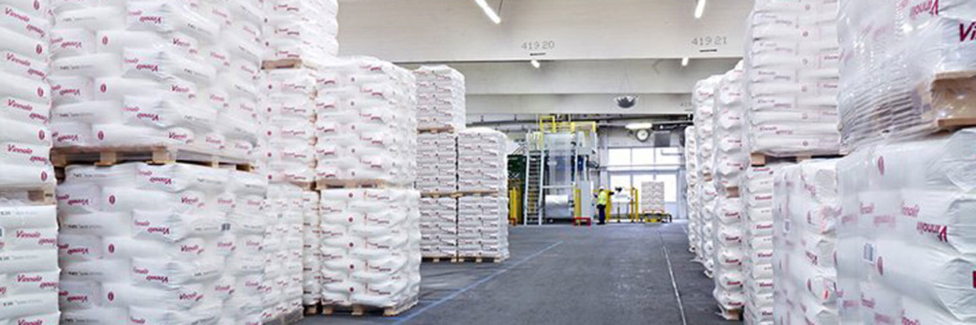 Packaging technology for Vinnolit - BEUMER Group