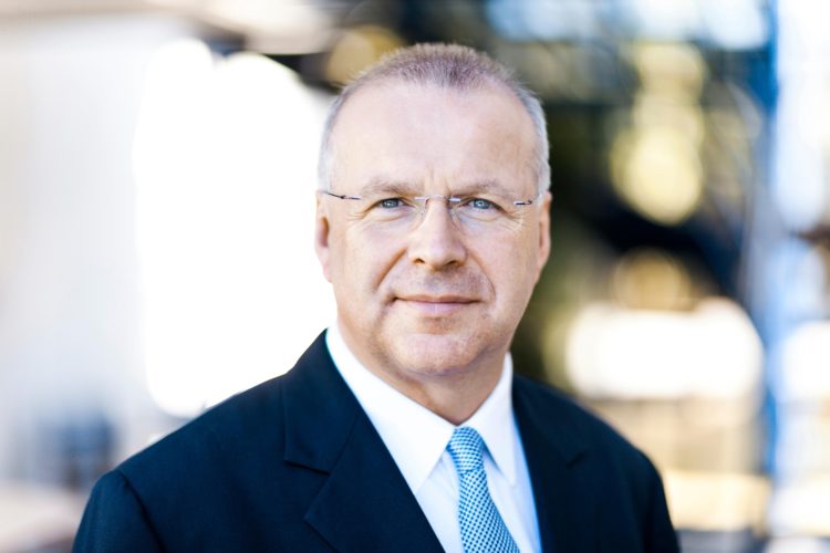 Schiphol Airport signs long term contract with BEUMER Group - BEUMER Group