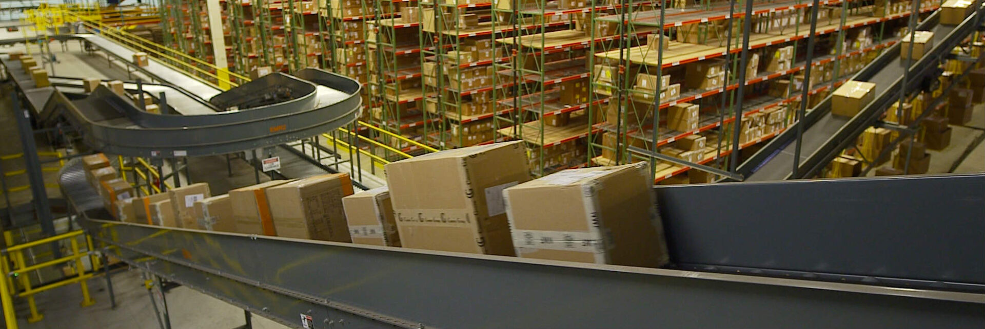 Dynamic store replenishment at DSW - BEUMER Group