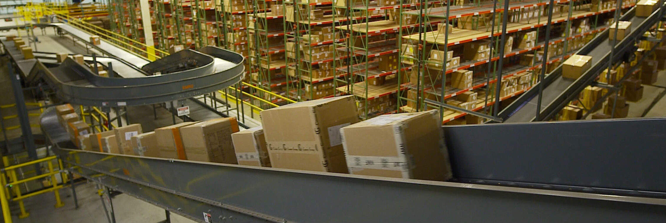 Dynamic store replenishment at DSW - BEUMER Group