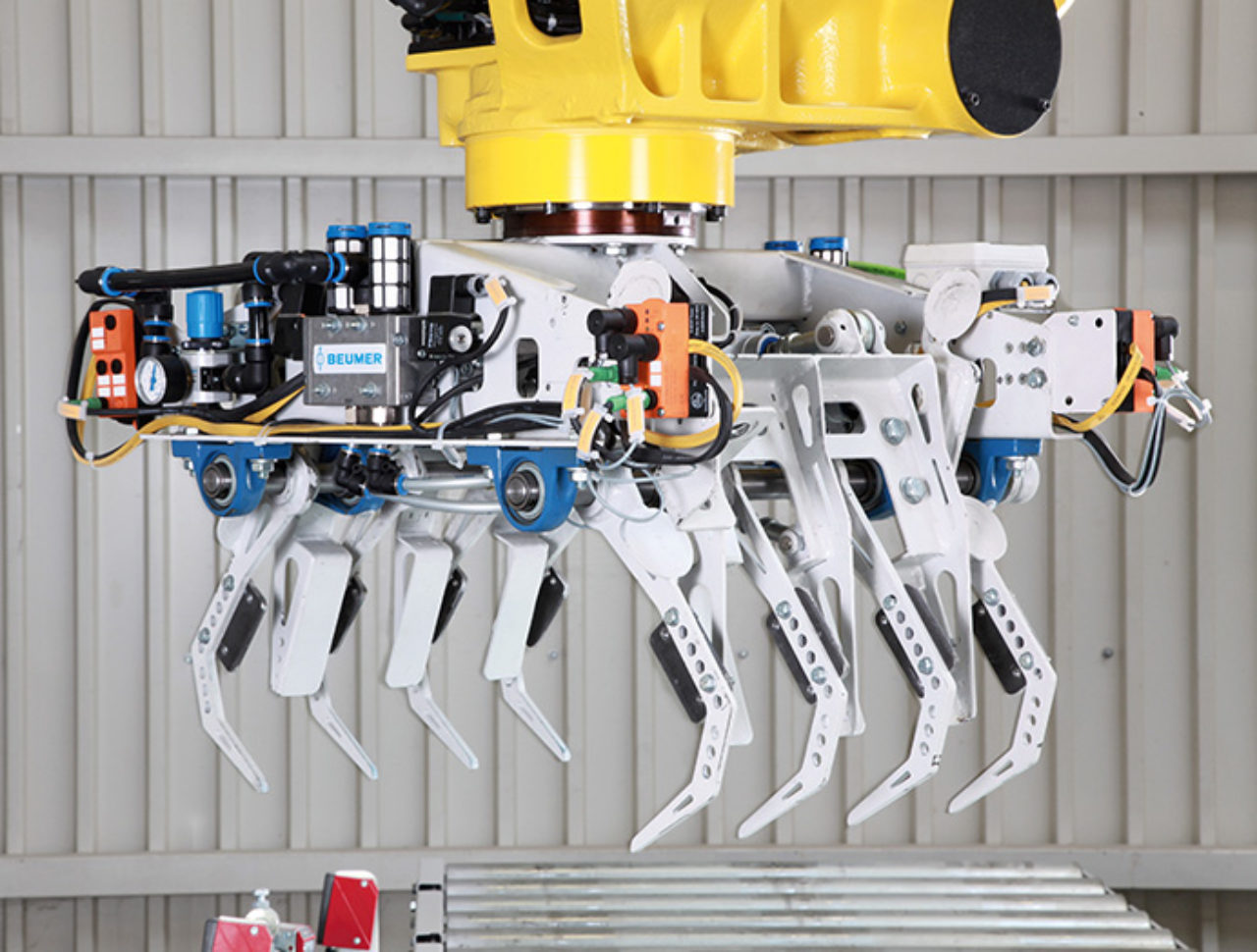 Robotic Palletisers - BEUMER robotpac® System