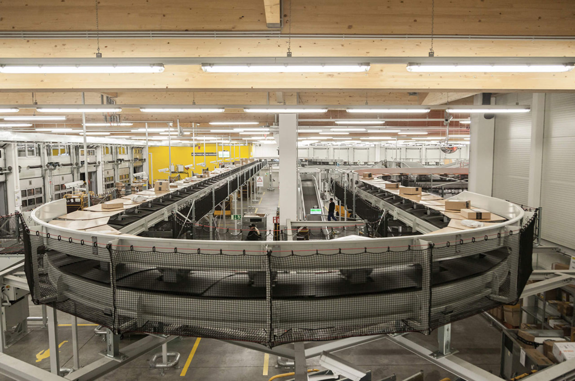 Small Distribution Centres: Automation & System Design Can Help