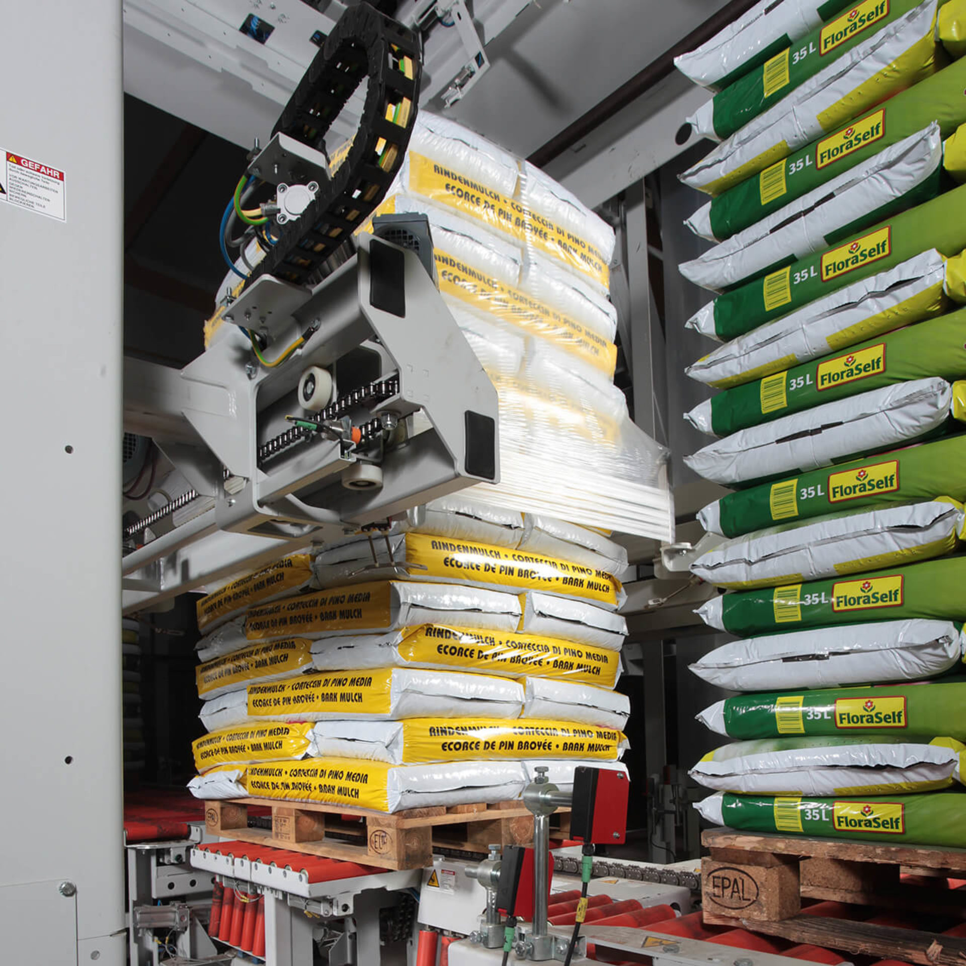 Packaging consumer goods for safe transport - BEUMER Group