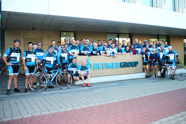 Von Beckum nach Berlin: Internationales BEUMER Team tritt in die Pedale