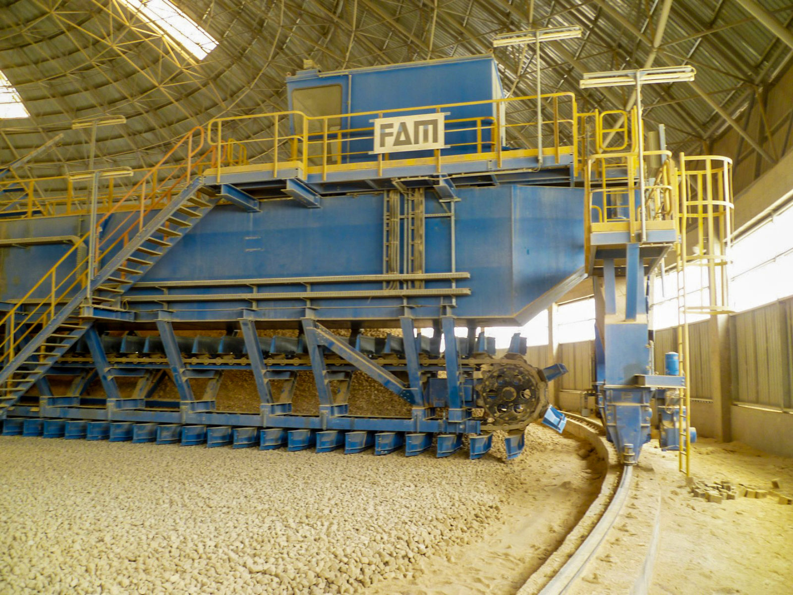 FAM Bridge-Type Reclaimers | BEUMER Group