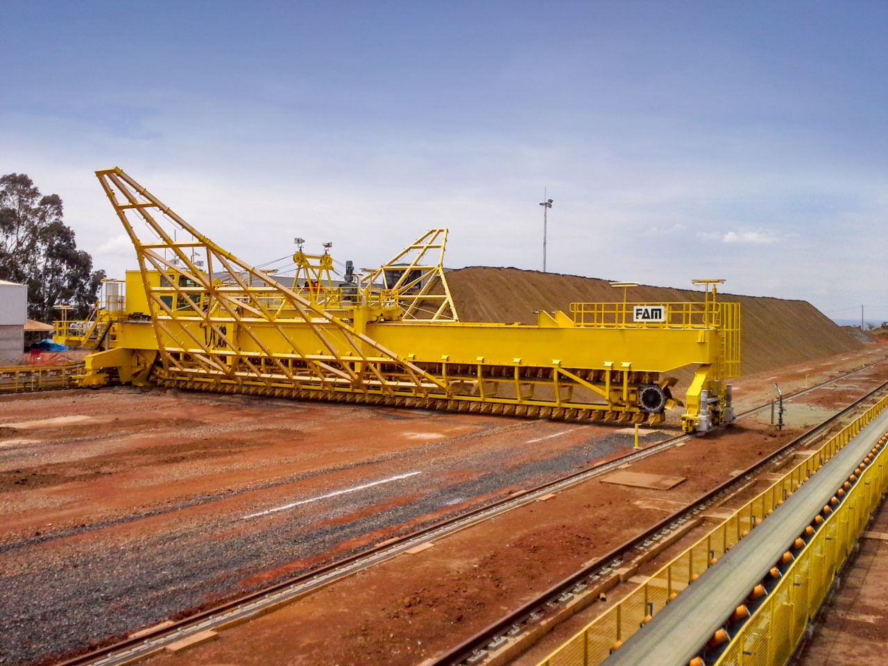 FAM Bridge-Type Reclaimers | BEUMER Group