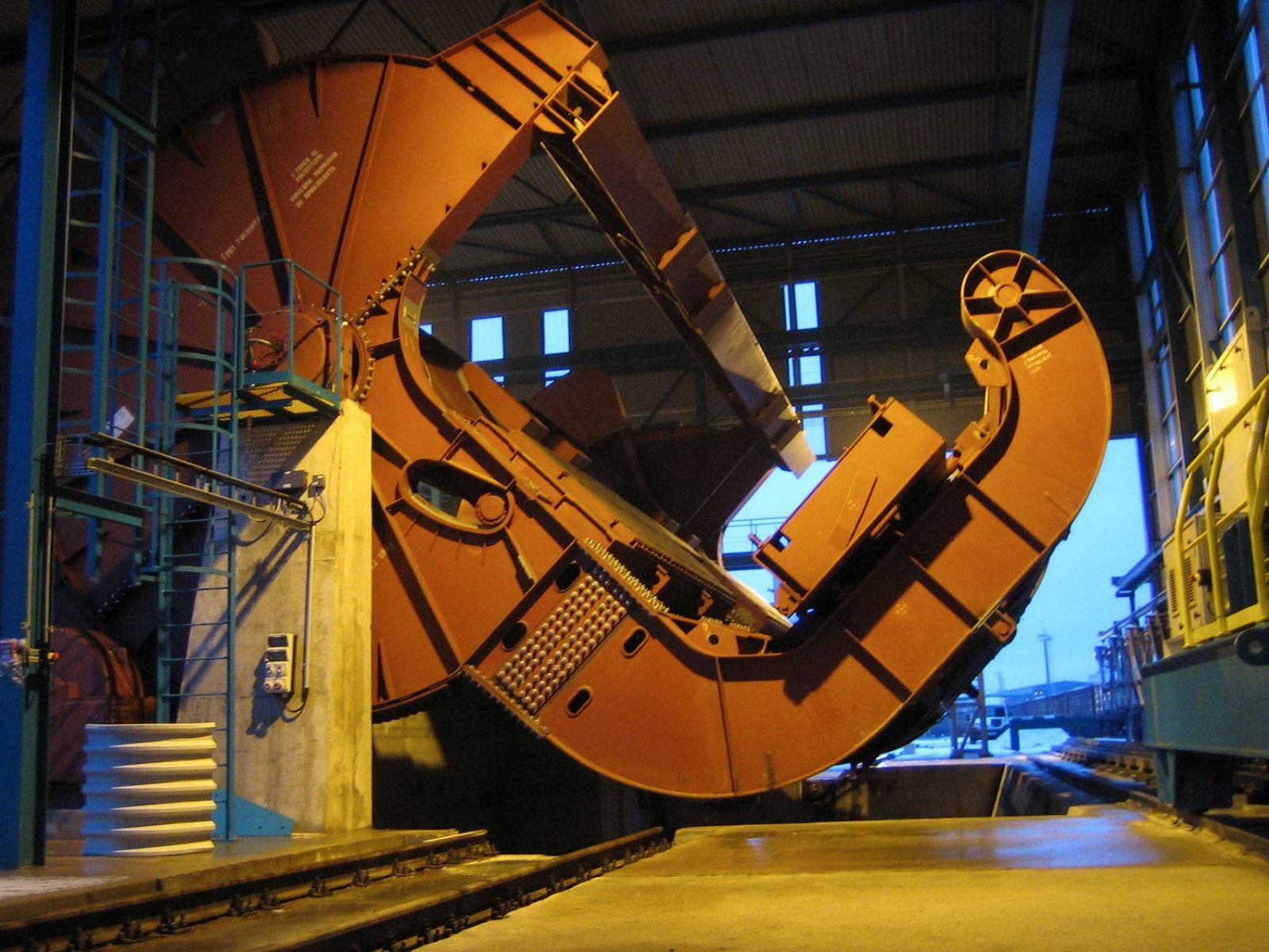 Smart Wagon Unloading Systems - BEUMER Group