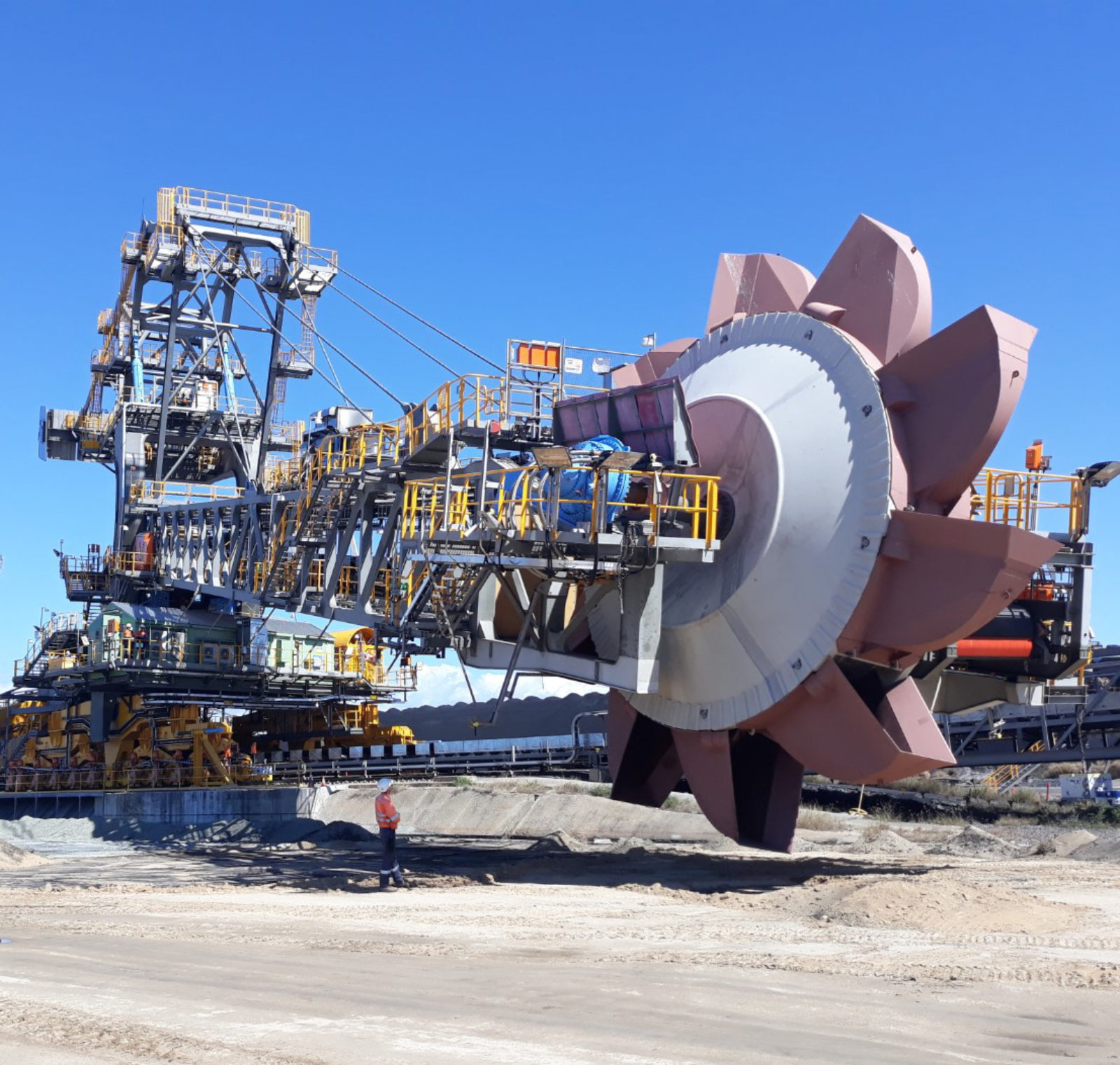 Stacker Reclaimers for Bulk Materials | BEUMER Group