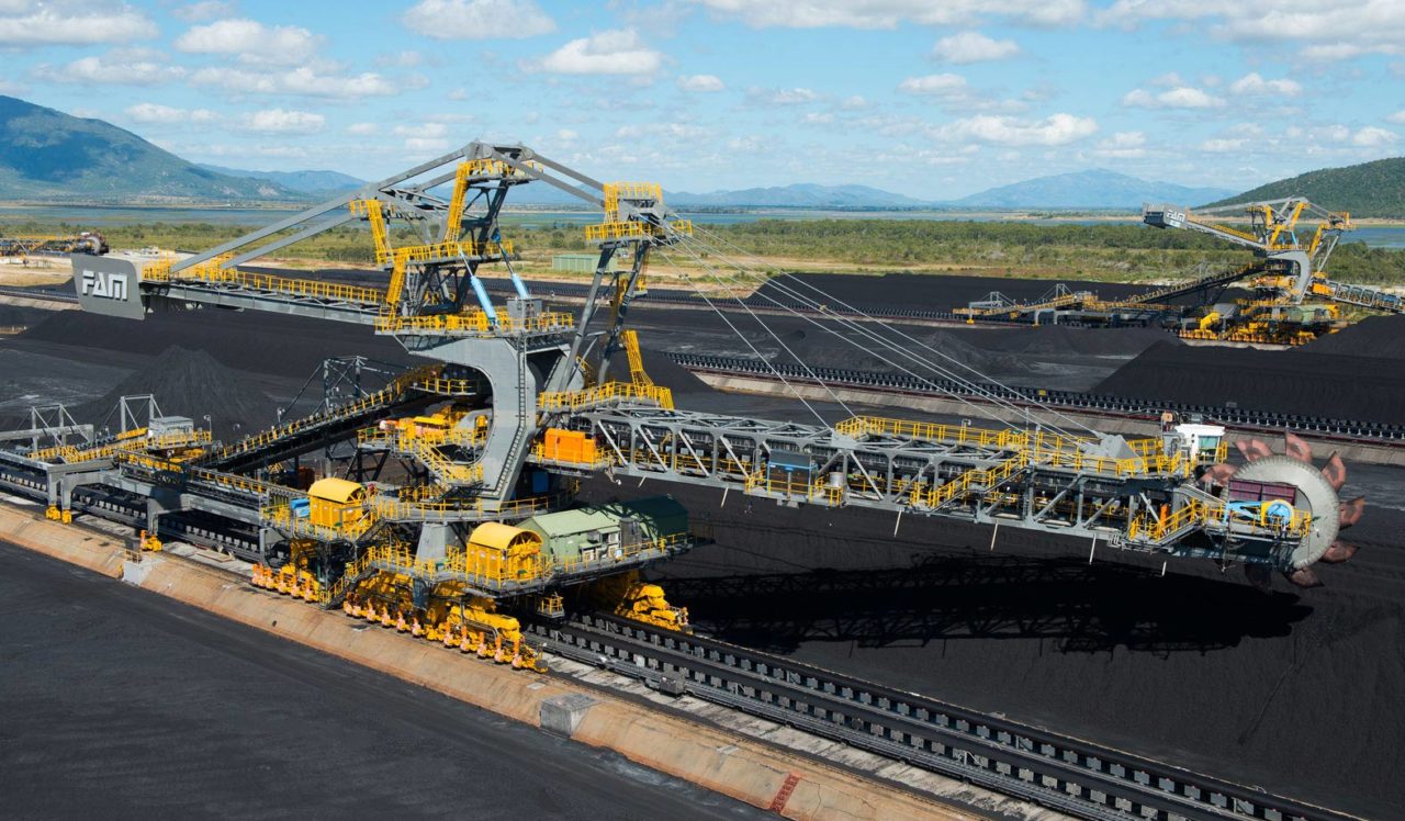 Stacker Reclaimers for Bulk Materials | BEUMER Group