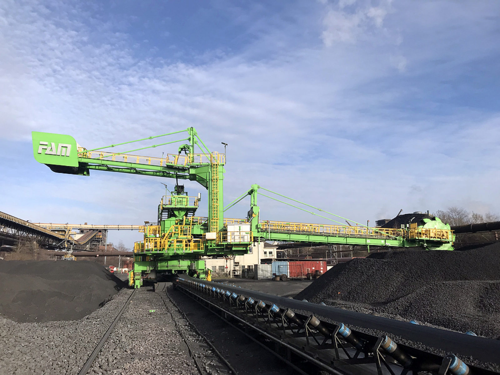 Stacker Reclaimers for Bulk Materials | BEUMER Group