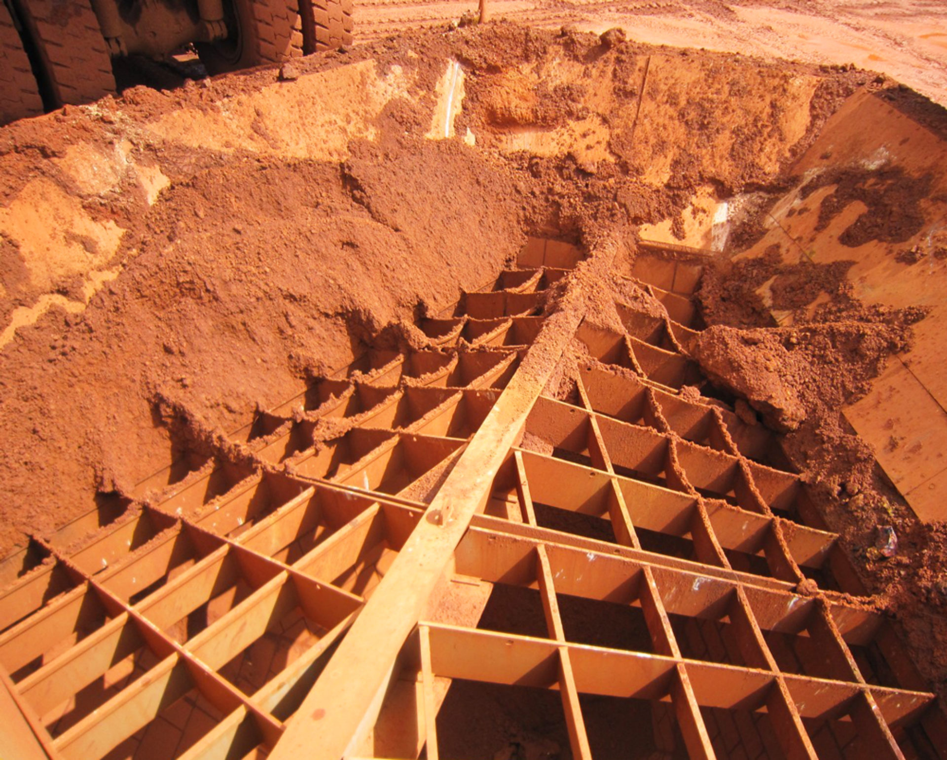 FAM Feeding Hopper Machines | BEUMER Group