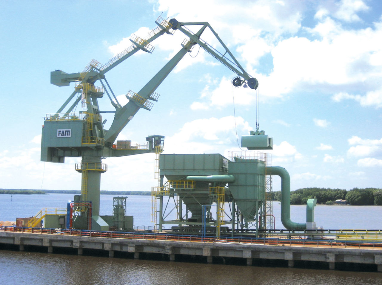 FAM Ship Unloaders for Bulk Terminals | BEUMER Group
