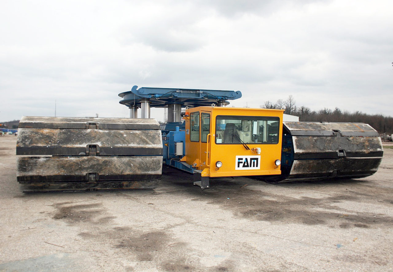 FAM Transport Crawlers for Mining | BEUMER Group