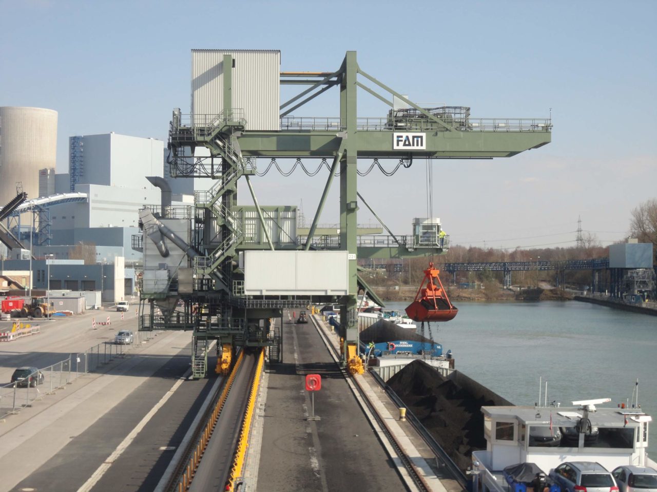FAM Ship Unloaders for Bulk Terminals | BEUMER Group