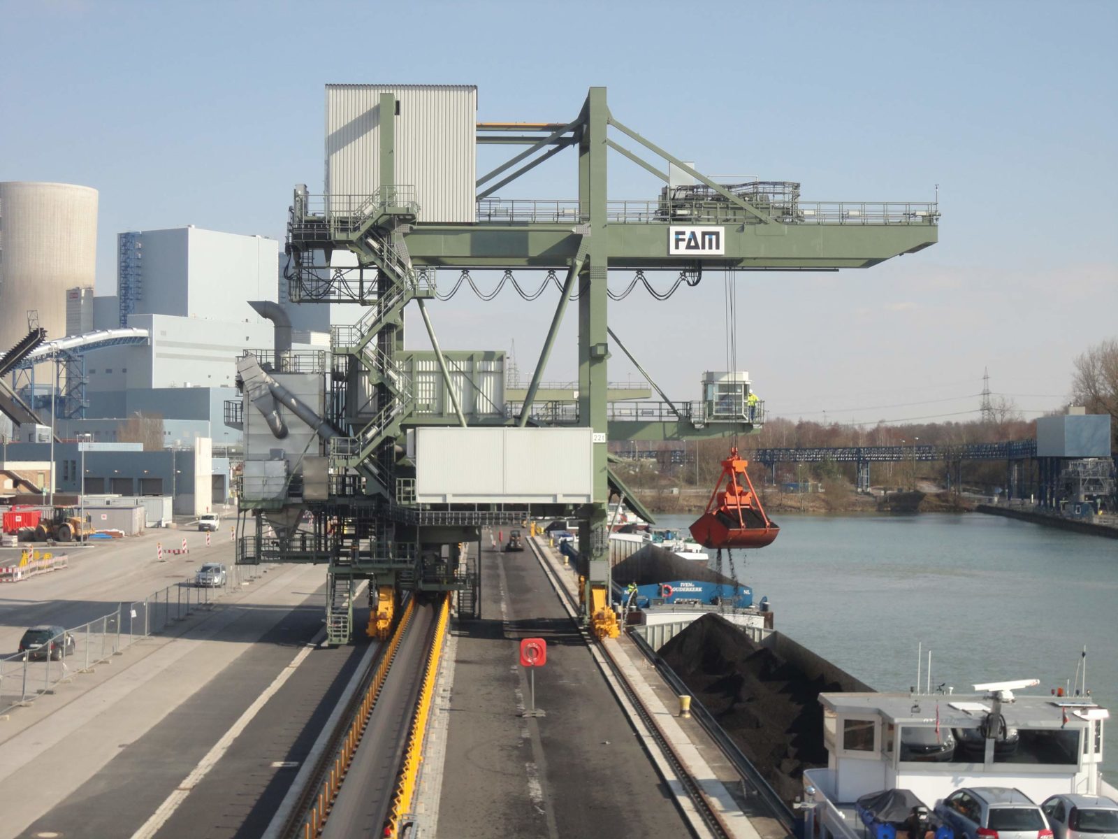 FAM Ship Unloaders for Bulk Terminals | BEUMER Group