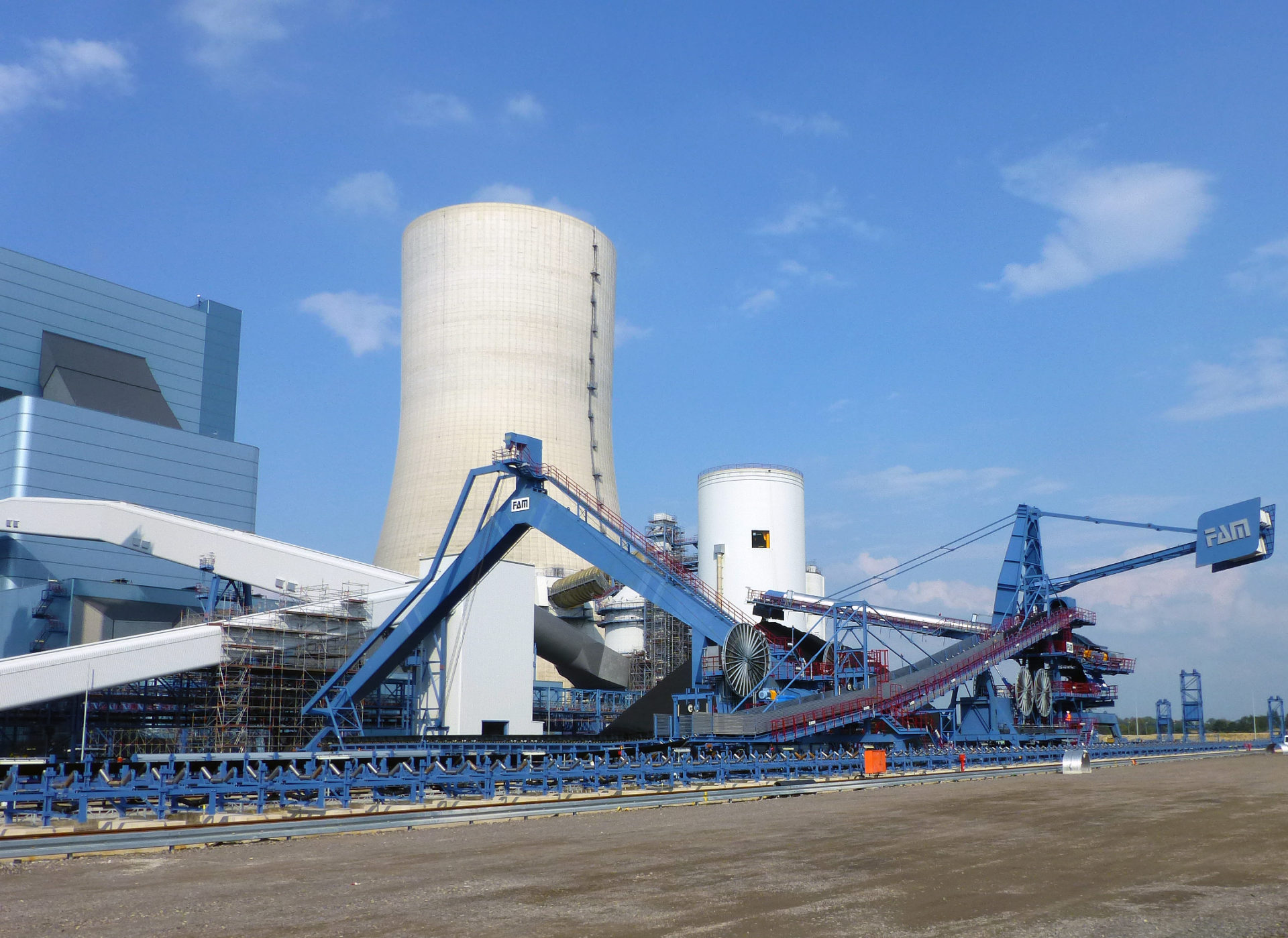 FAM Stackers for Bulk Material Handling | BEUMER Group