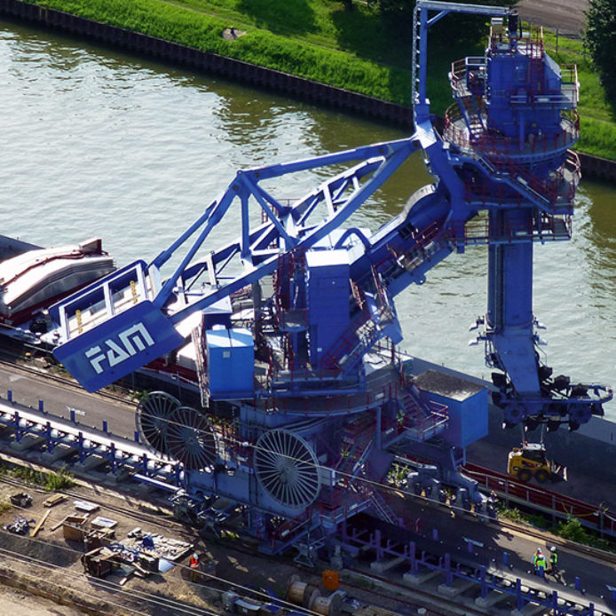 FAM Ship Unloaders for Bulk Terminals | BEUMER Group