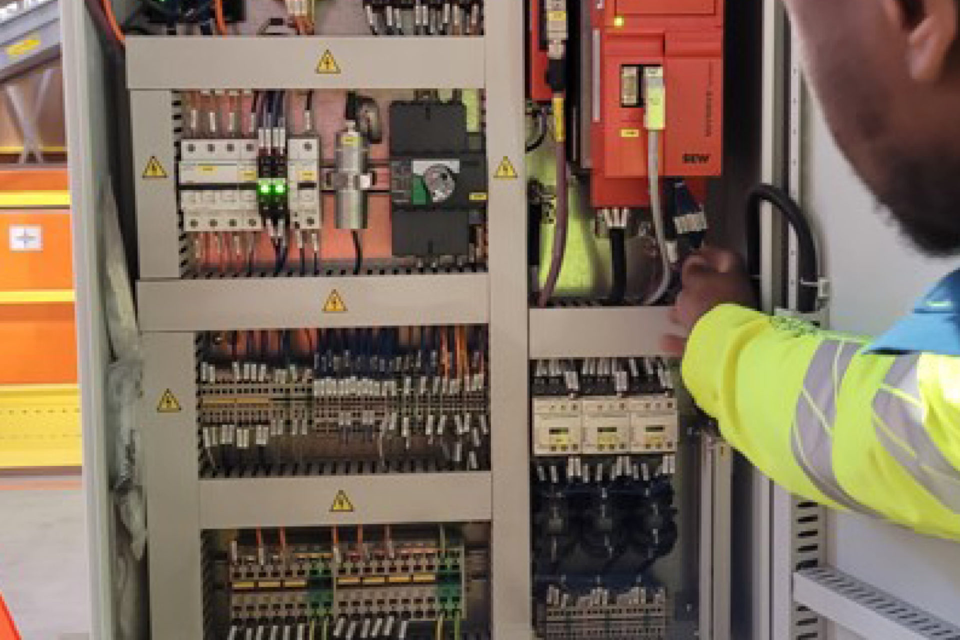 BG France - Courses 8 - Moteur Linéaire Synchrone LS-4000 - BEUMER Group