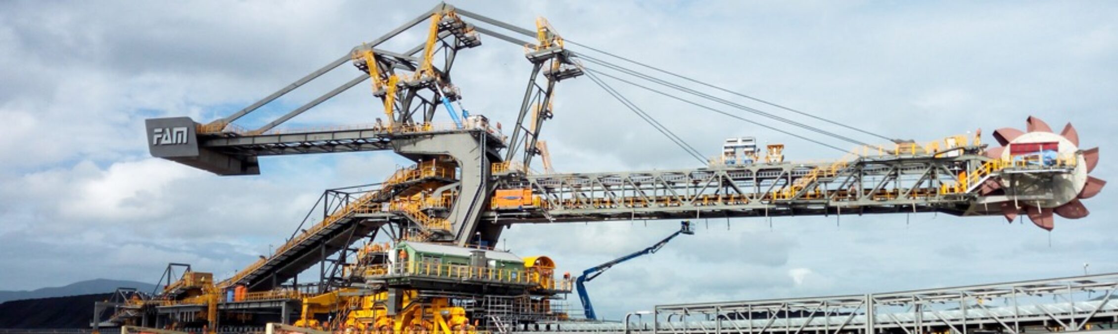 Intelligent Material Handling - BEUMER Group