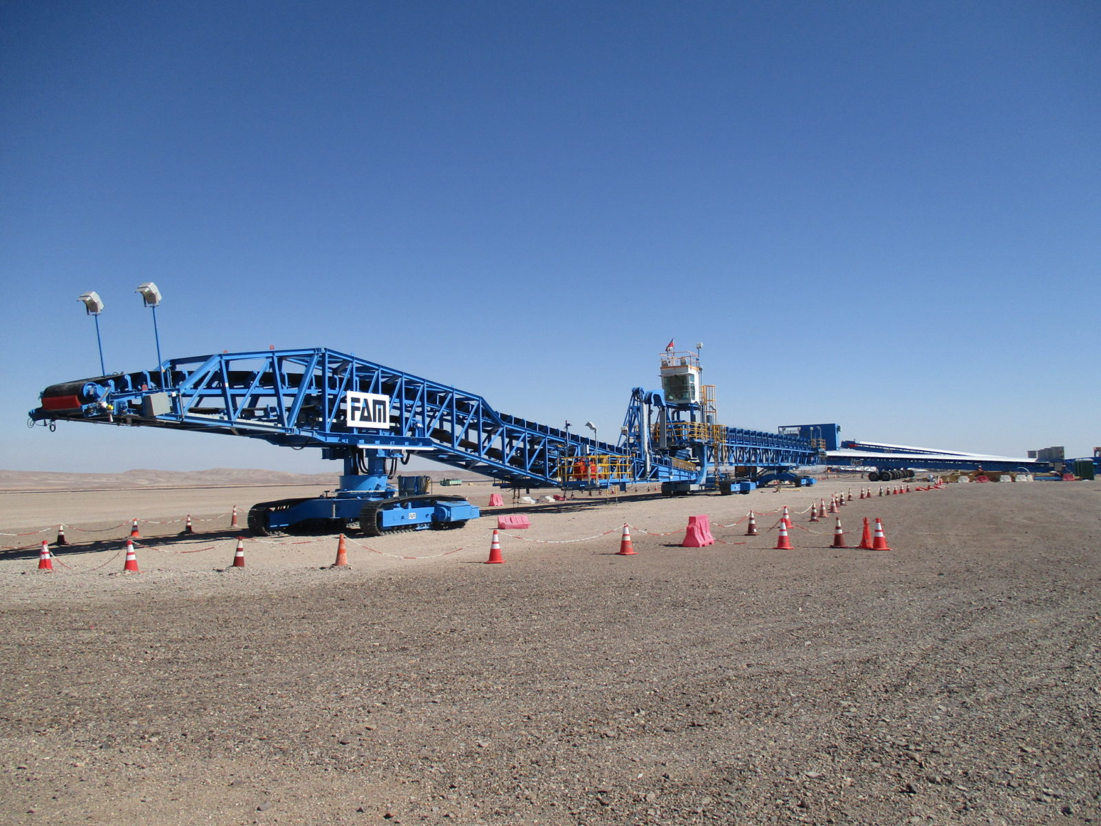 Crawler-Mounted Spreaders for Mining | BEUMER Group