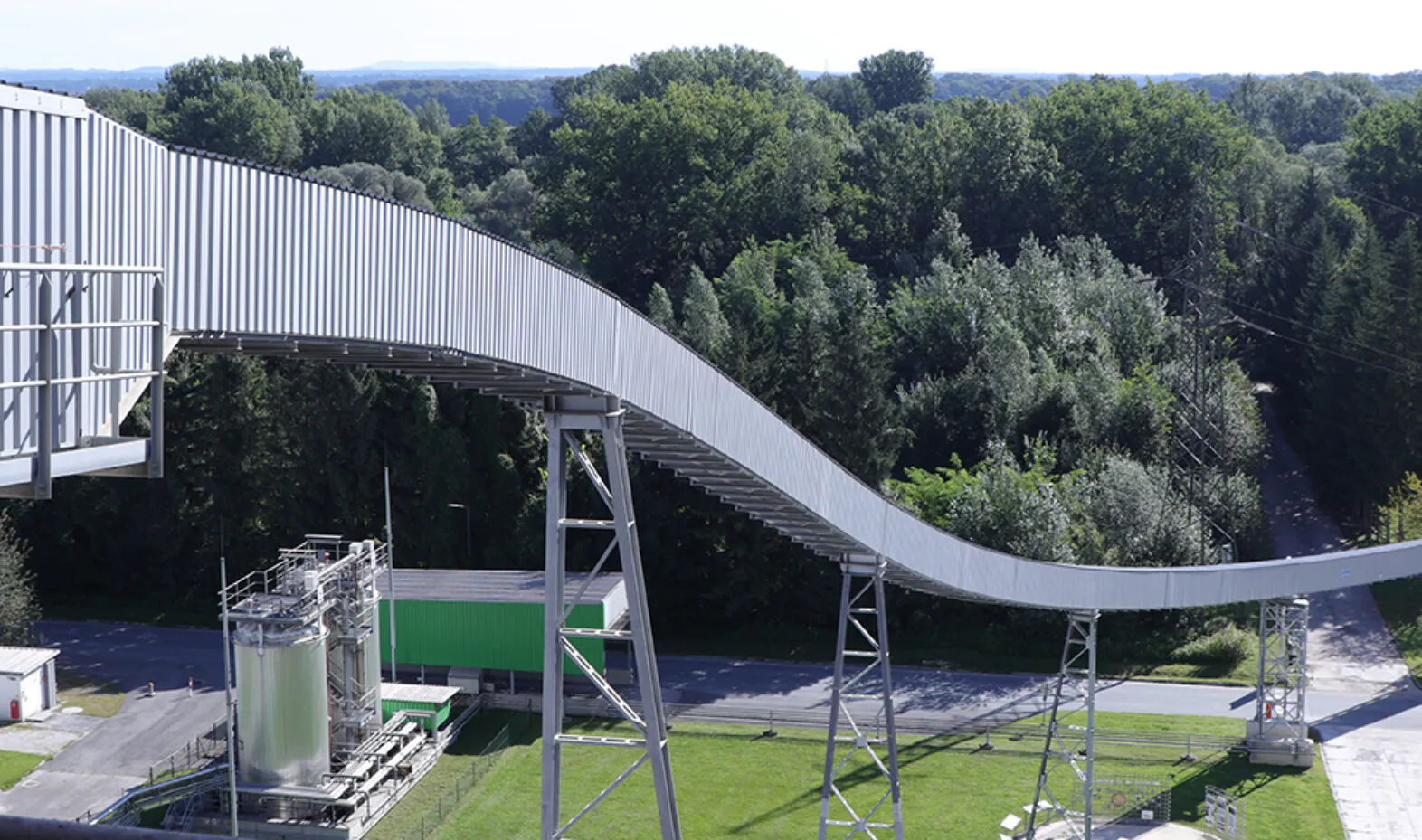 BG Line Sorter for Parcel and Material Handling | Beumer Group