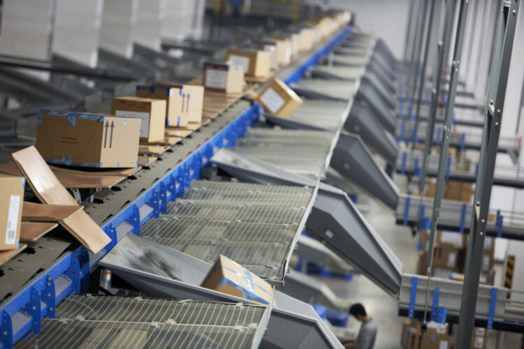 BG Sorter ET Tilt-Tray Sorter for Parcel Sorting