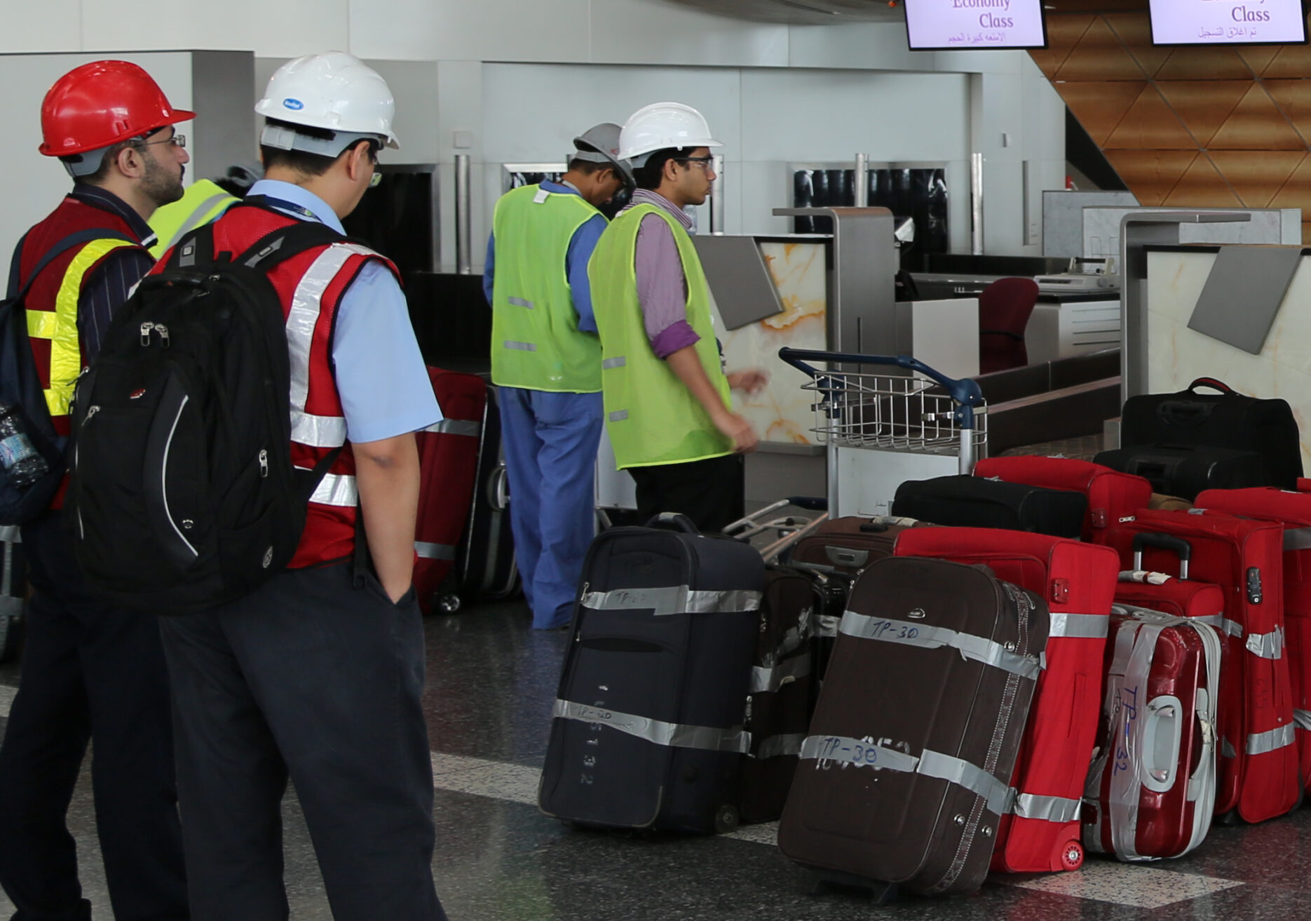 Baggage Handling Automation at Airports: How to Implement It