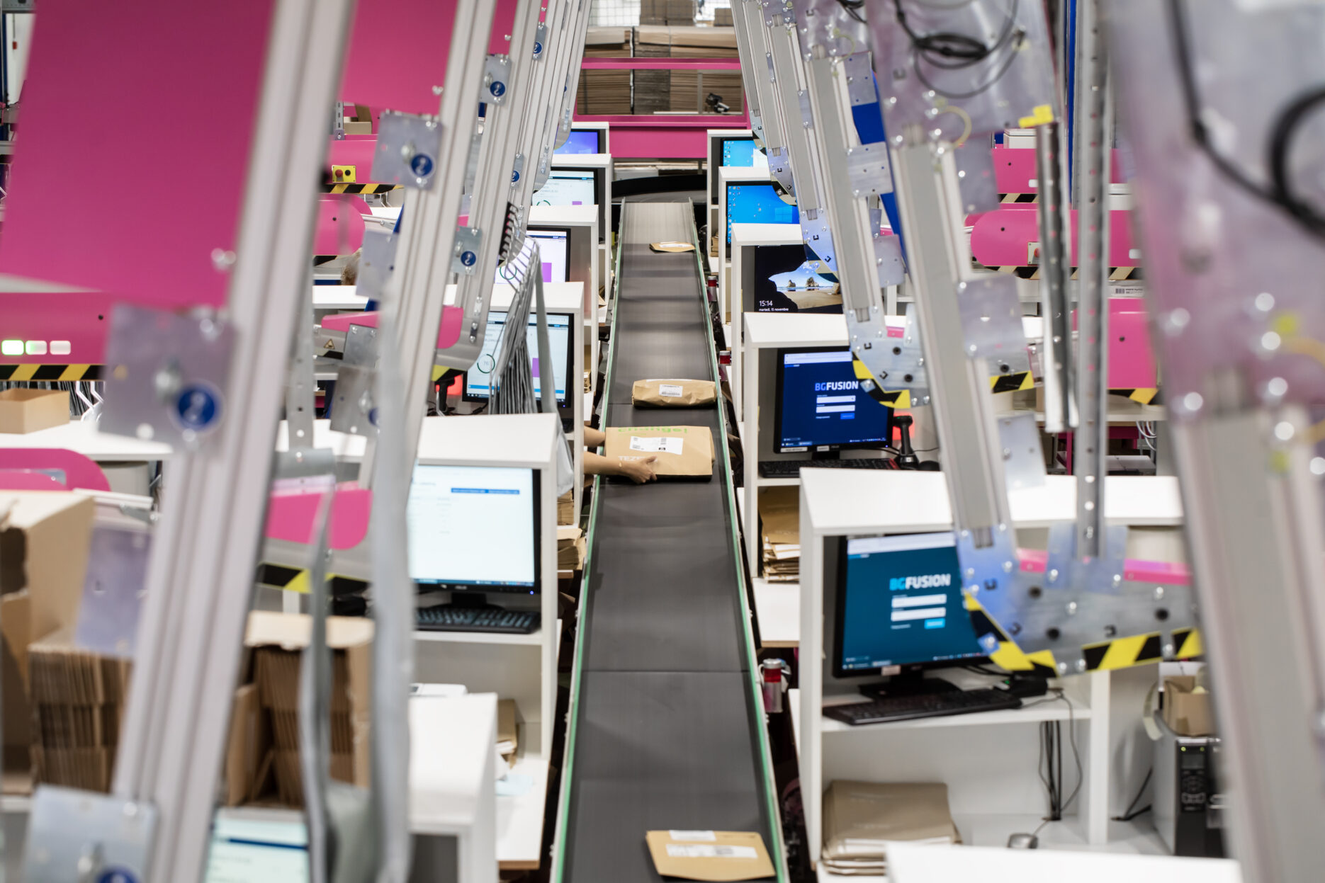 Warehouses vs. Distribution and Fulfilment Centres: The Difference