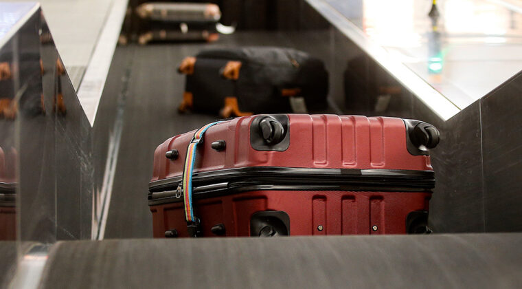 How does a baggage handling system work?